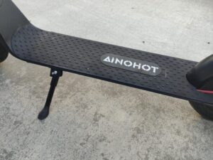 免許不要のAINOHOT電動キックボード S07をレビュー！バッテリーが脱着可能なコスパ最高モデル