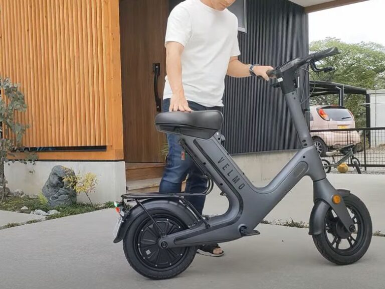 VELMOの電動小型バイク SPARKをレビュー！16歳以上なら免許なしで乗れる特定小型原付